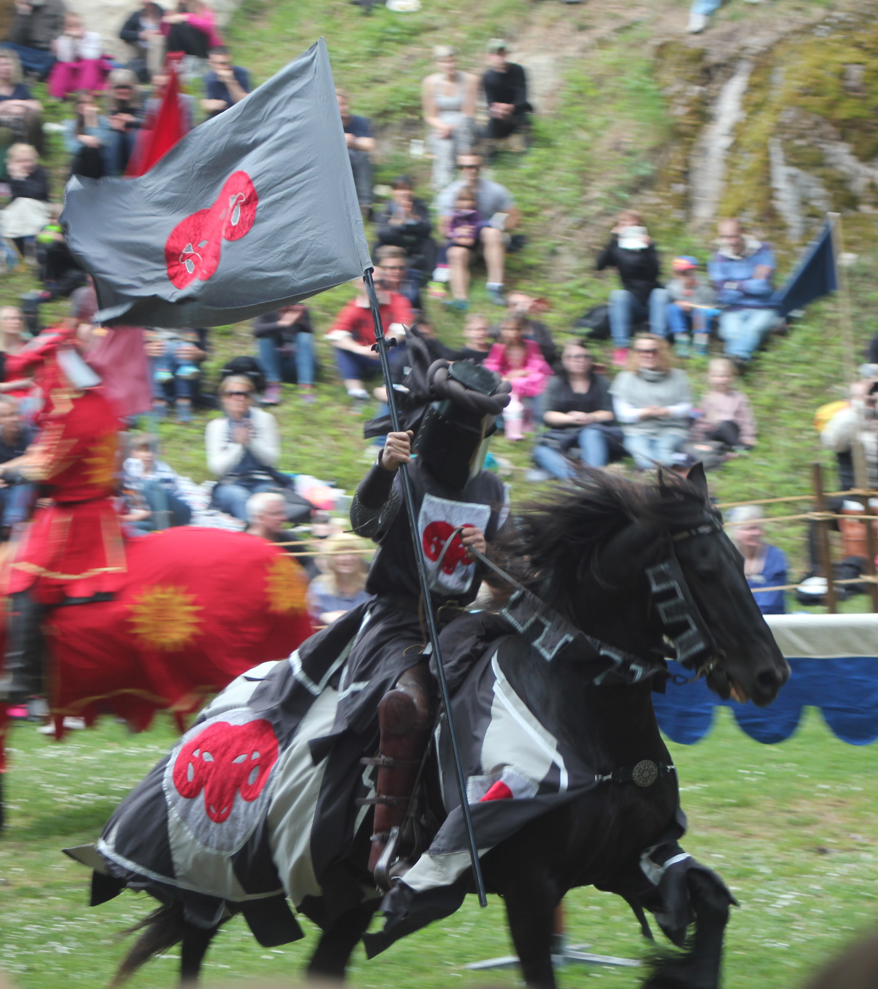 Riddarspelen på Ekenäs slott- ett tidlöst äventyr - Barnens Turistguide