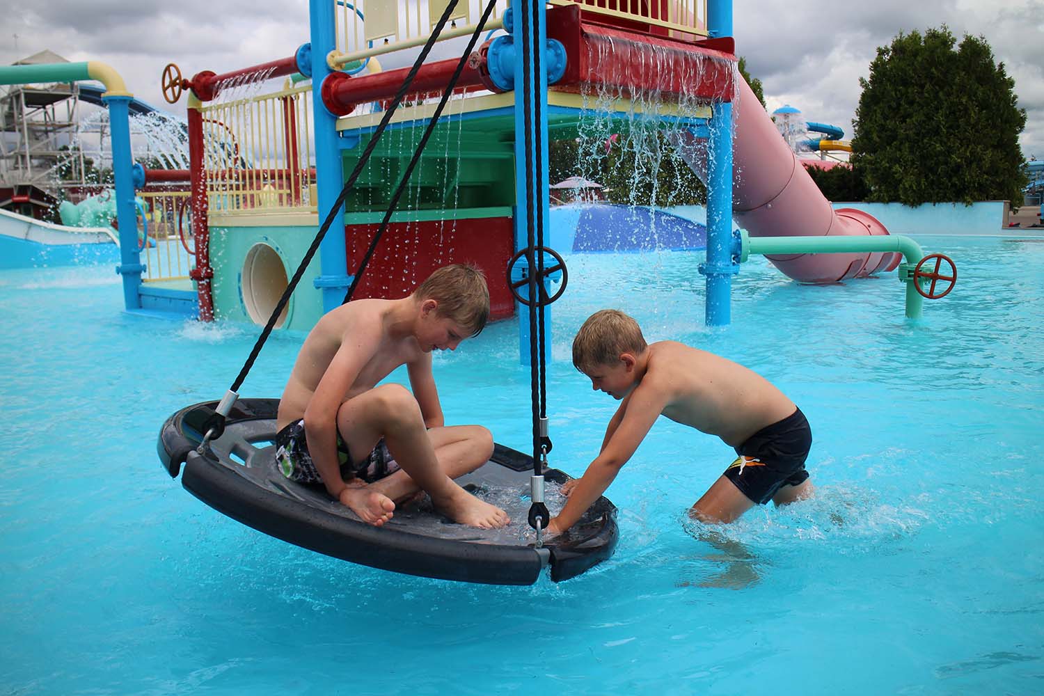 Sunne sommarland - ett sommar och vattenparadis - Barnens Turistguide