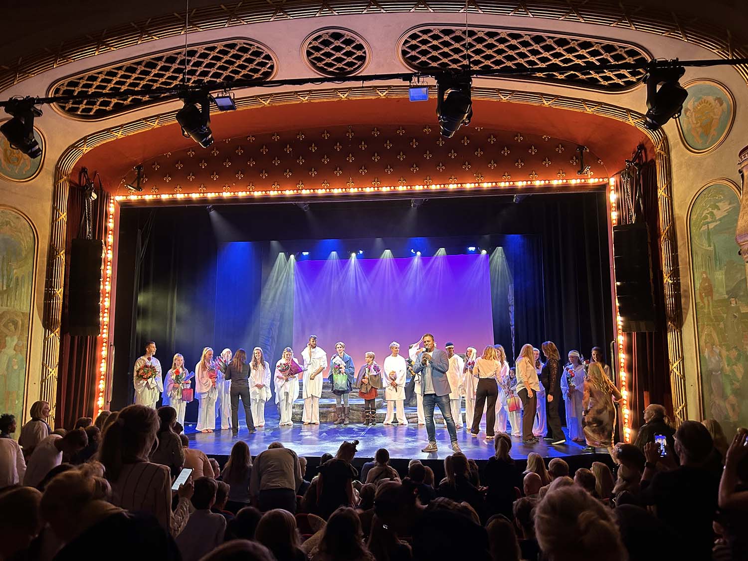 Bröderna Lejonhjärta på Intiman i Stockholm - Barnens Turistguide